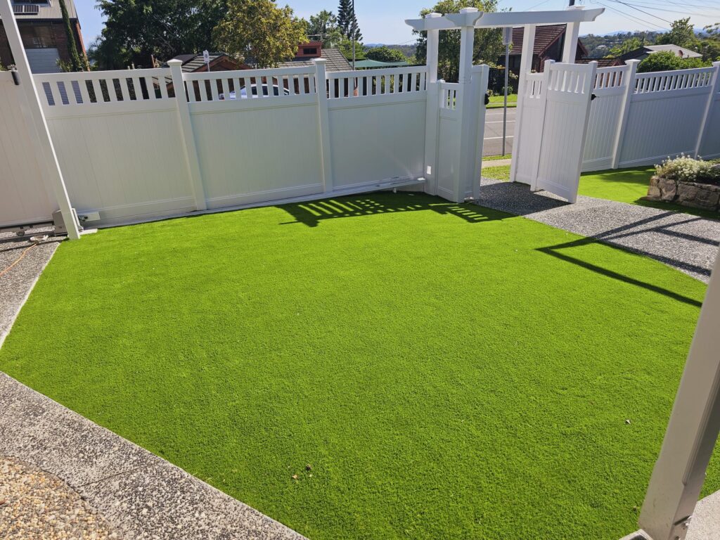 25mm Artificial Grass Premium Forest Green Brisbane | Auzzie Turf